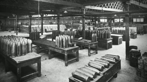 Centenary service for Barnbow WW1 munitions blast factory - BBC News