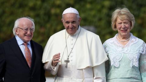 In pictures: Pope Francis in Ireland - BBC News