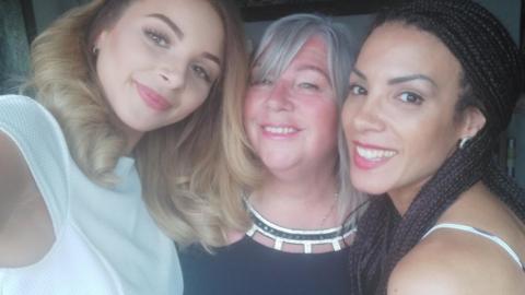 Cheryl Roach: Health battle inspired model's art show - BBC News