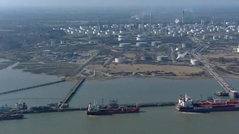 Fawley oil refinery expansion gets go-ahead - BBC News