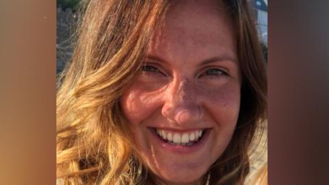 Bournemouth vet jailed for murdering former girlfriend - BBC News