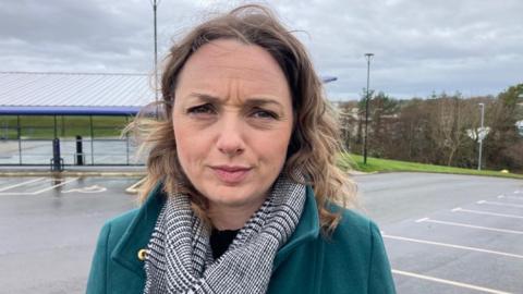 Llangefni chicken factory owners accused over job losses - BBC News