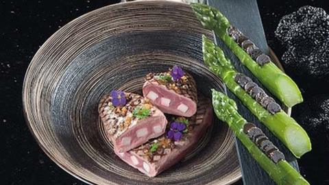 Benoit Violier: Tributes pour in for 'world's best chef' - BBC News