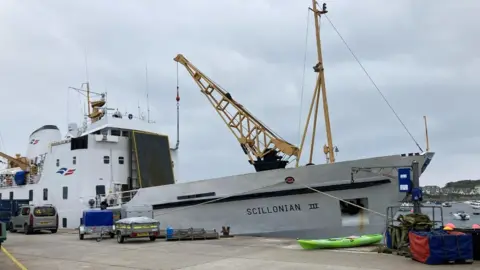 New faster passenger ferry set for Scilly in summer