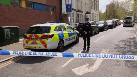 New Cross stabbing death: Teon Campbell-Pitter named as victim - BBC News