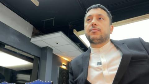 'I use Call of Duty to speak to my family in Iran' - BBC News