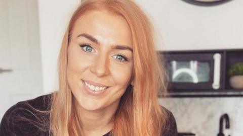 Cost of Living: Upcycling comeback amid money-saving drive - BBC News