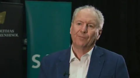 Huw Jones: 'Continue fight for S4C independence'