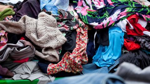 What to do with clothes you no longer wear - BBC News
