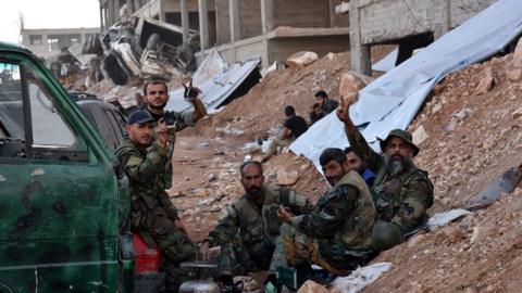 Syria conflict: Food rations run out in rebel-held Aleppo - BBC News