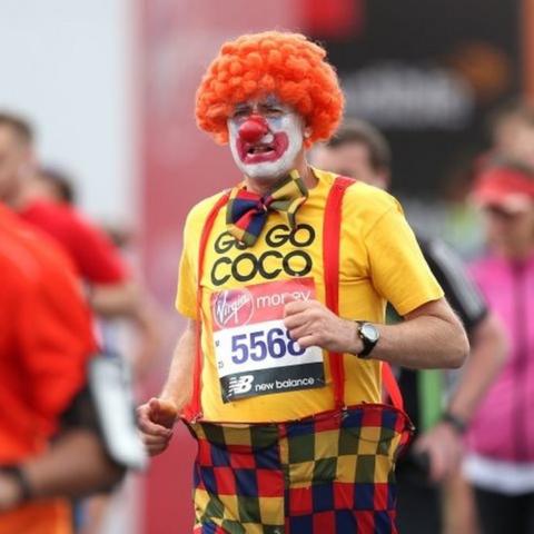 London Marathon 2019: More than 40,000 taking part - BBC News