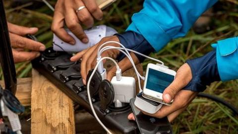 Vape pen explosion pierces Florida man's cranium killing him - BBC News