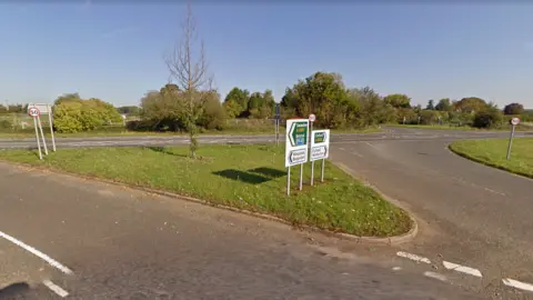 Man dies after being hit by car on A420 in Oxfordshire