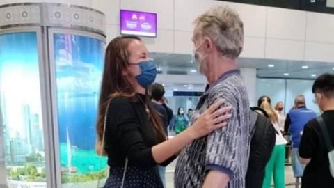 Jim Fitton: Jailed British geologist reunited with family - BBC News