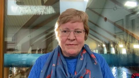 Flamingo Pool in Axminster aiming to become energy independent - BBC News