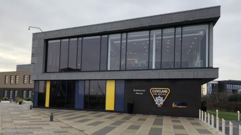 Hartlepool MP warns Cleveland Fire Brigade facing 'huge strain' - BBC News