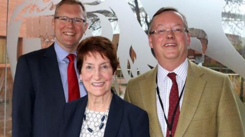 North East mayor created as part of £1.4bn devolution deal - BBC News