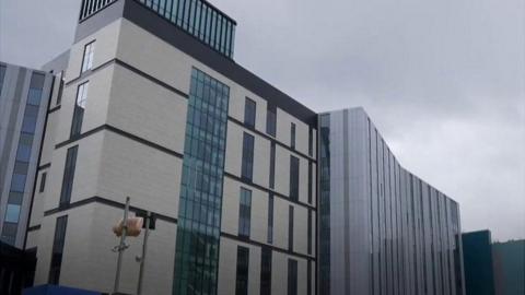Royal Liverpool: New hospital showcases 'different way of working ...
