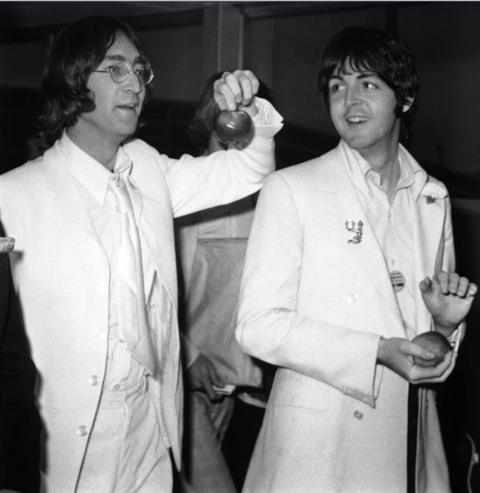 Apple Records: 50 лет битловскому "яблоку иллюзий" - BBC News Русская ...