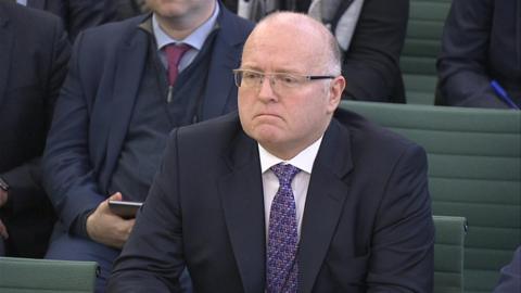 Carillion 'aggressively managed' accounts, report says - BBC News