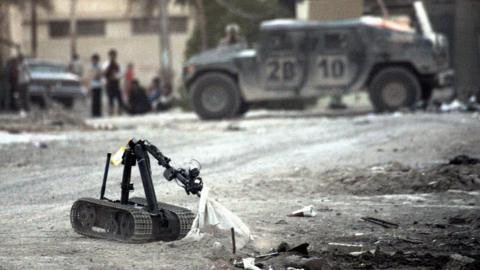 Cómo funciona el MARCbot, el robot con el que la policía mató al ...