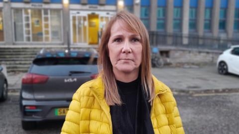 Sam Eljamel: Patient reports NHS Tayside to police over surgeon - BBC News