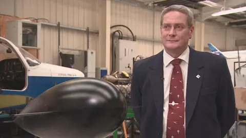 New aircraft rises 'like a balloon'