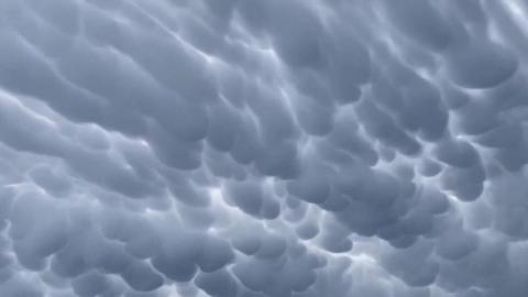 Mammatus clouds: What are they and how are they formed? - BBC Newsround