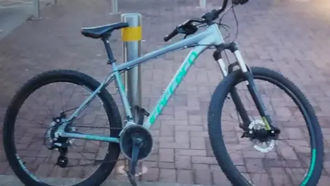 Long Eaton: Teenager threatened with knife in bike robbery