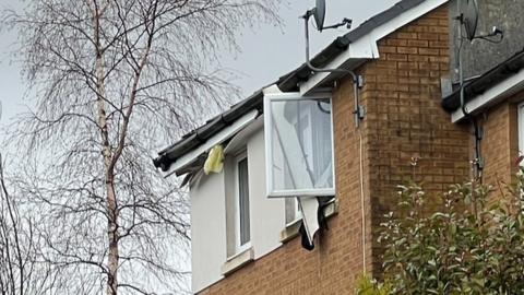 Merthyr Tydfil explosion: Two teens hurt, three in hospital - BBC News