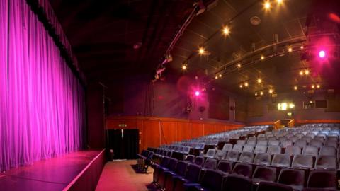 Luton theatre missing lighting and sound equipment - BBC News