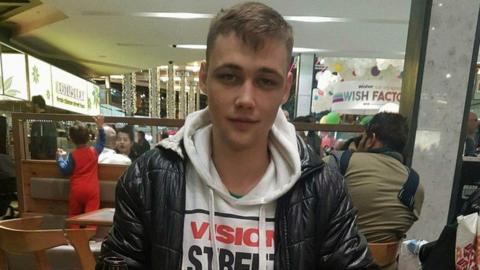 Murder victim's family leave UK and say London 'too dangerous' - BBC News