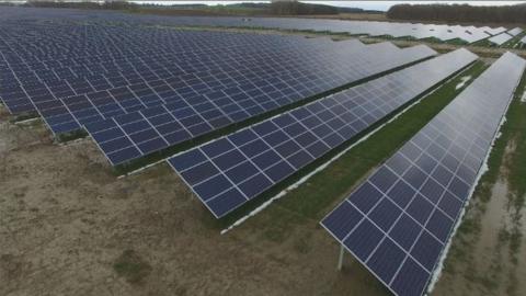 Scotland's largest solar farm gets green light - BBC News