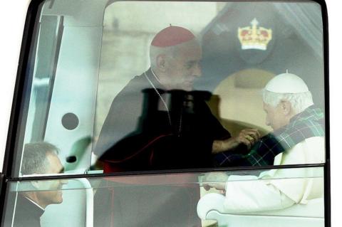 The day Pope Benedict came to Scotland - BBC News