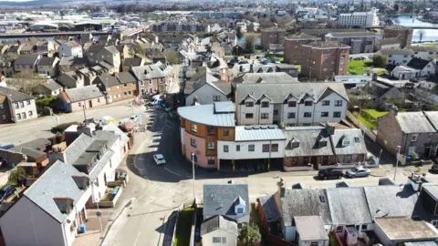 The Highland roofer aiming high with Banksy-style work