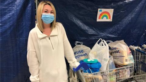 Coronavirus: Self-isolation payment for low-income workers - BBC News