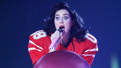 The secrets of a hit summer song - BBC News