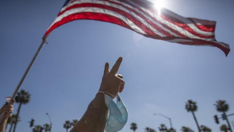 Coronavirus: Why is there a US backlash to masks? - BBC News