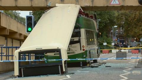 Eight injured after bus hits walkway at Edinburgh hospital - BBC News