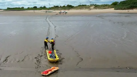 Rise in people stuck in beach mud along the east coast prompts warning