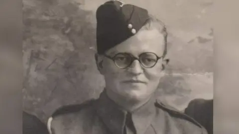 Memorial to Savernake munitions disaster is unveiled