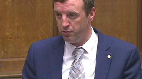 Jonathan Edwards: Wife assault caution MP may run as independent - BBC News