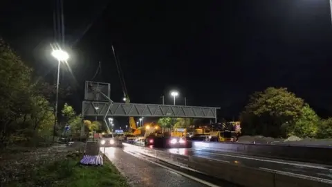 Leeds: Disruption expected as gantry installed on M621