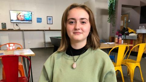 Bath Spa students 'hit from all angles' in cost of living crisis - BBC News