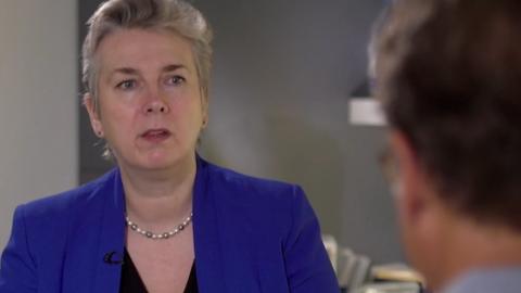 Caroline Wyatt: The fight to reverse damage caused by MS - BBC News