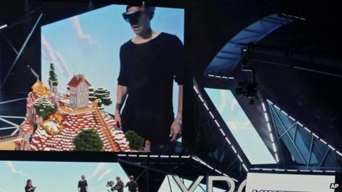 Minecraft fans gather for Minecon show - BBC News