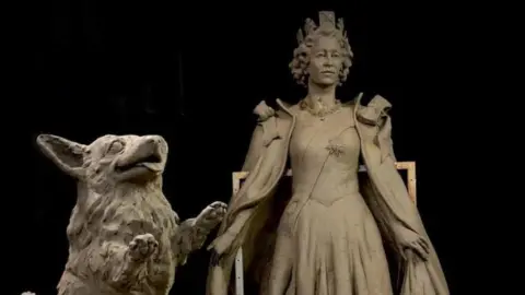 Queen's funeral: Unseen portrait of Elizabeth II unveiled