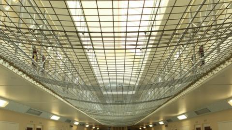 What is going wrong with the prison system? - BBC News