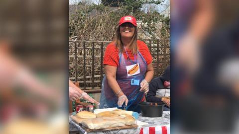 Coronavirus: Helping those with autism during lockdown - BBC News