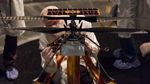 Mars mission readies tiny chopper for Red Planet flight - BBC News
